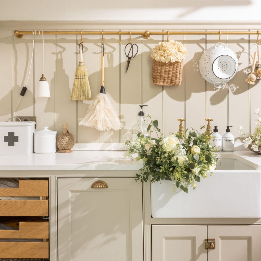 Cotswold Brass Pot Rail – San Diego Hardware